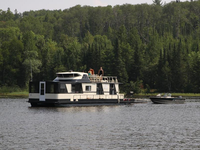 Houseboat Rentals Across America