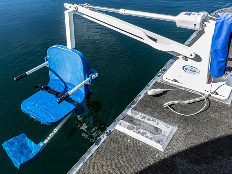 59-foot Wanderer Houseboat