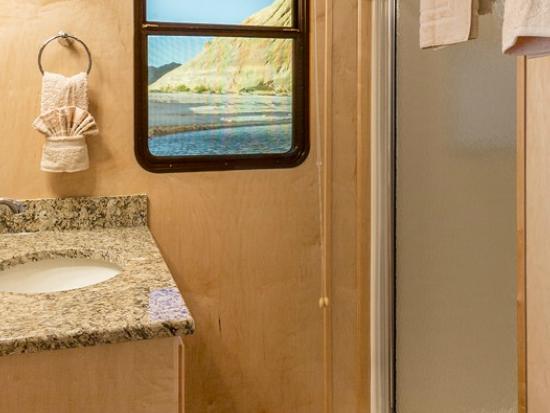 59-foot Wanderer Houseboat