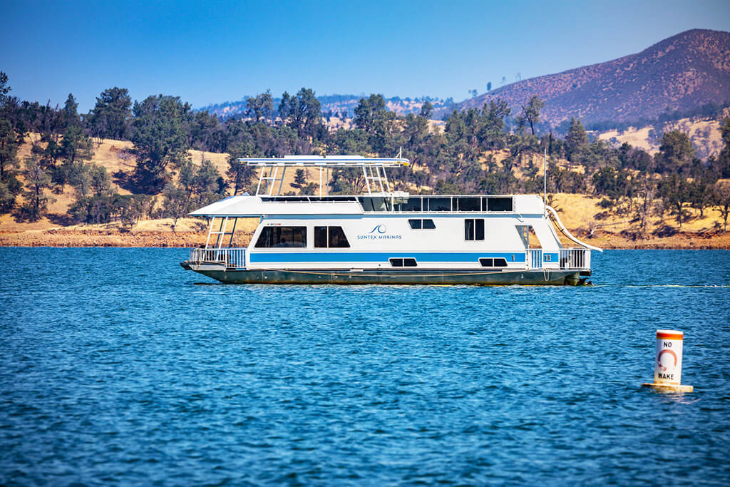 60-foot Freedom Houseboat California