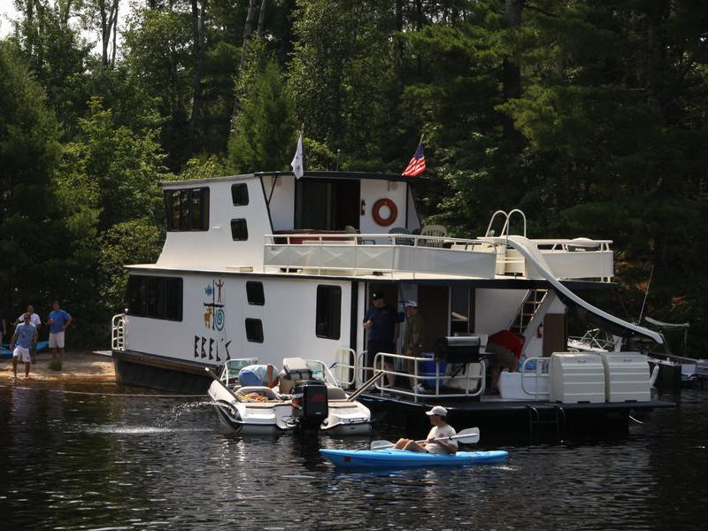 Houseboat Rentals Across America