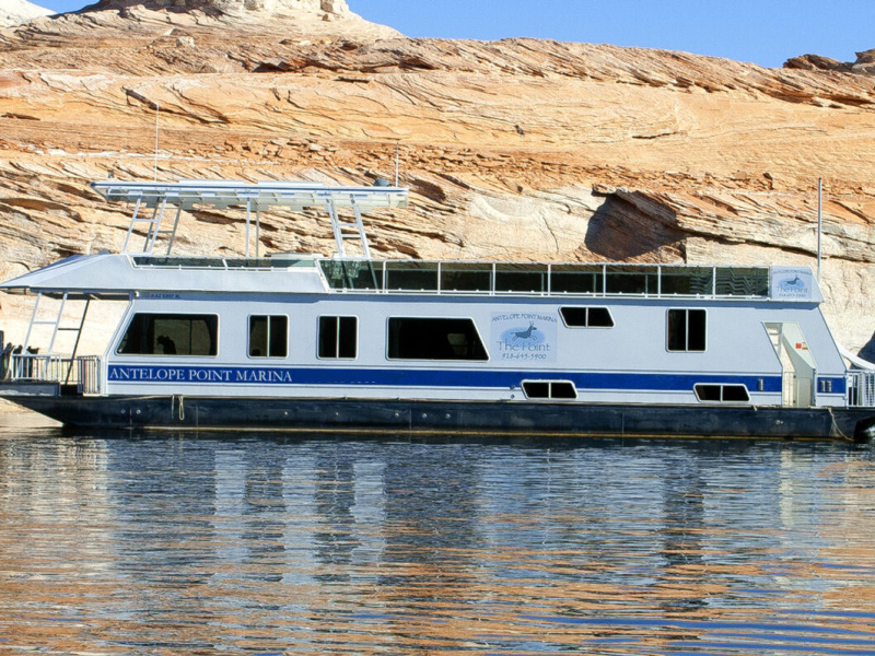 70' Titanium Houseboat