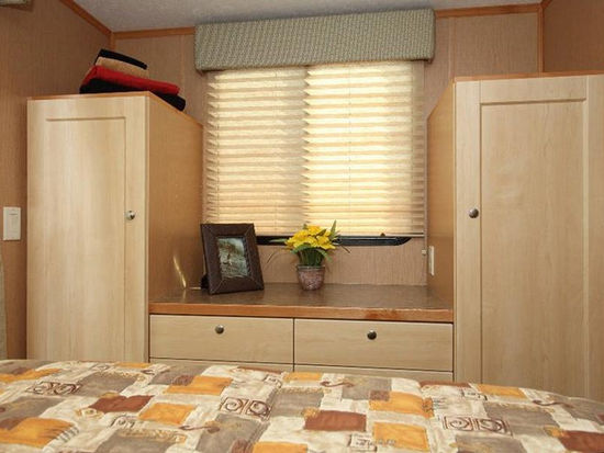 Explorer Class Houseboat