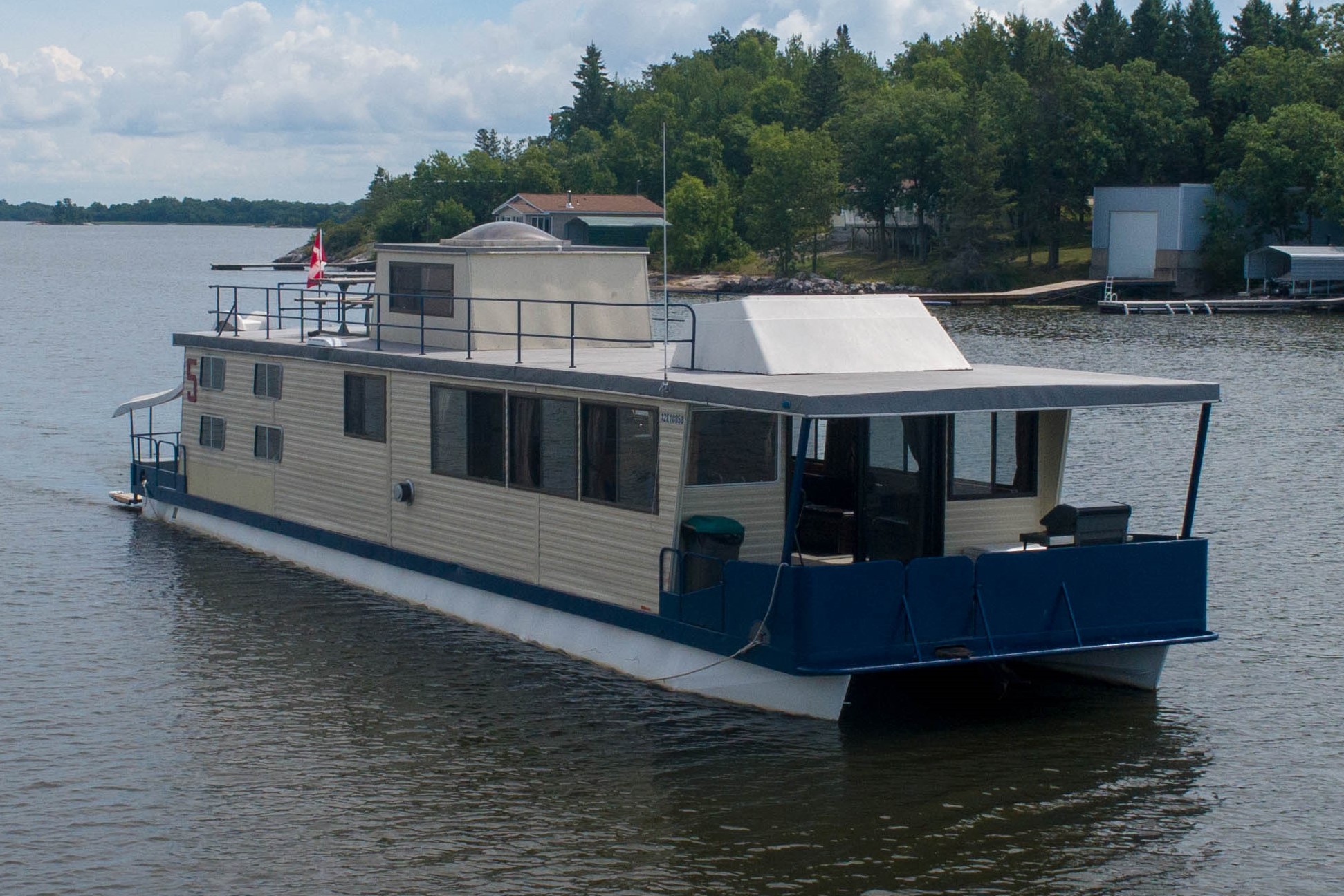 64 Foot Houseboat