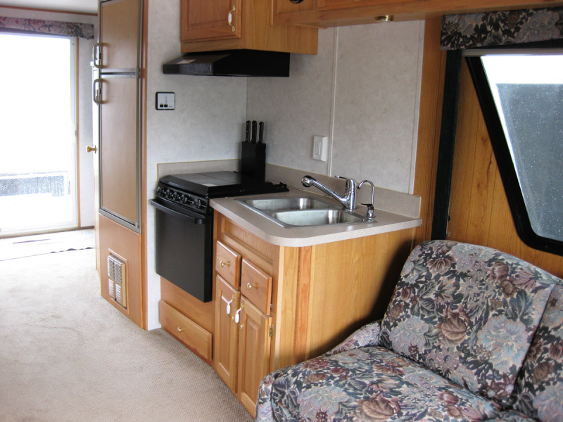 36' Suncruiser 360 Deluxe Houseboat
