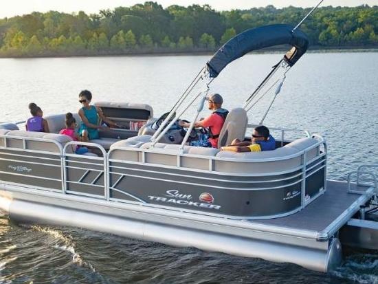 Suntracker Pontoon Boat